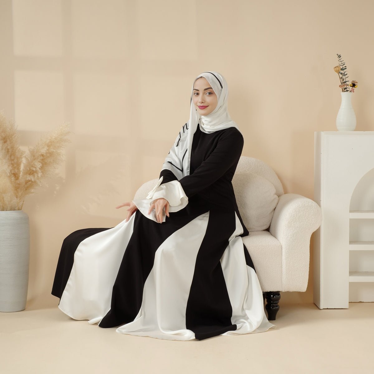 Slim Splicing Abaya With Clashing Colors By Mariam Collections